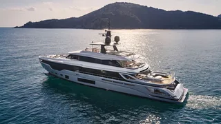 Azimut enters exclusive UK dealership arrangement with Bates Wharf Marine